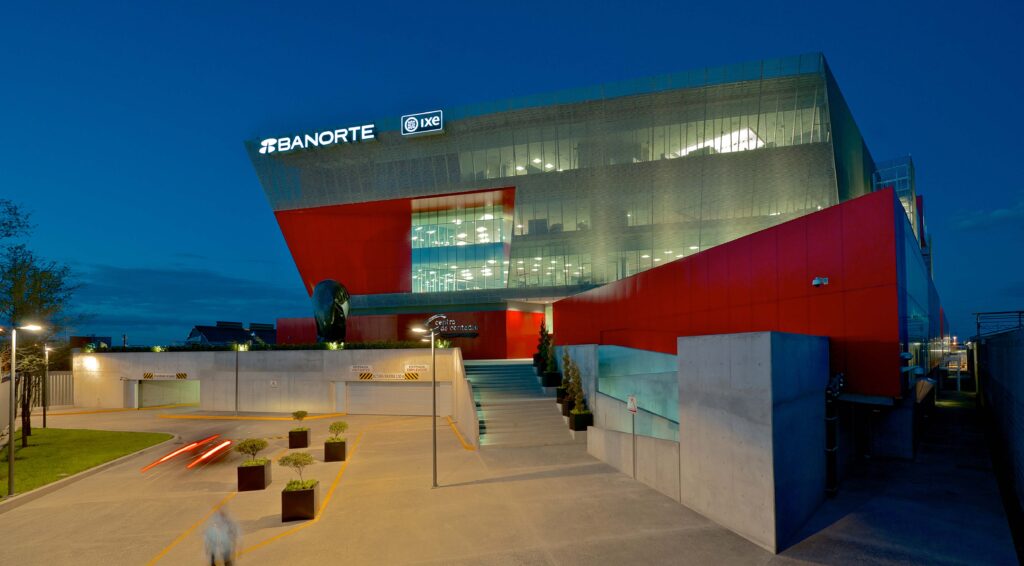 Centro de contacto Banorte • Hunter Douglas Architectural