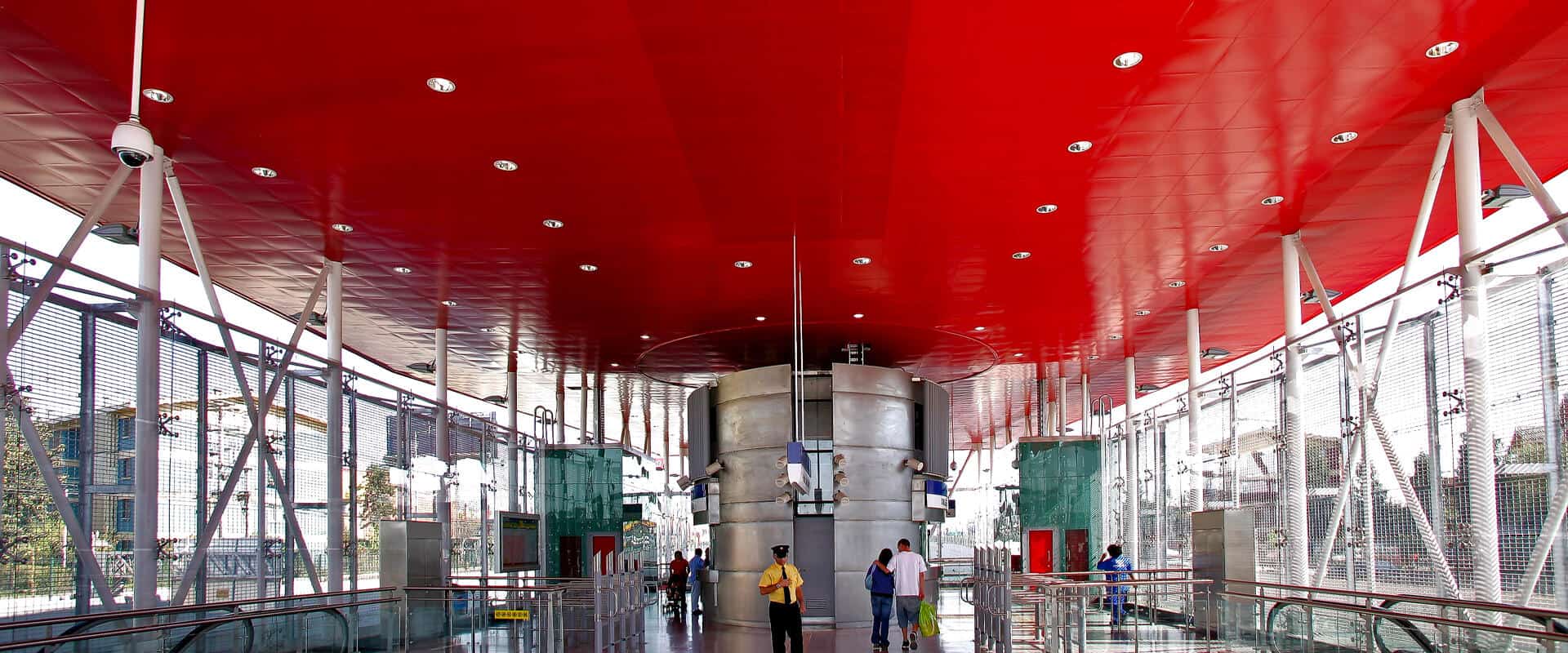 Cielo perforado metálico Tile Snap-in • Hunter Douglas Arch.